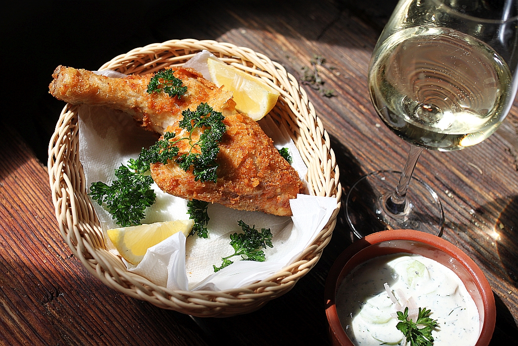 Wiener Backhendl mit Rahm-Gurken-Salat – KRAUTJUNKER